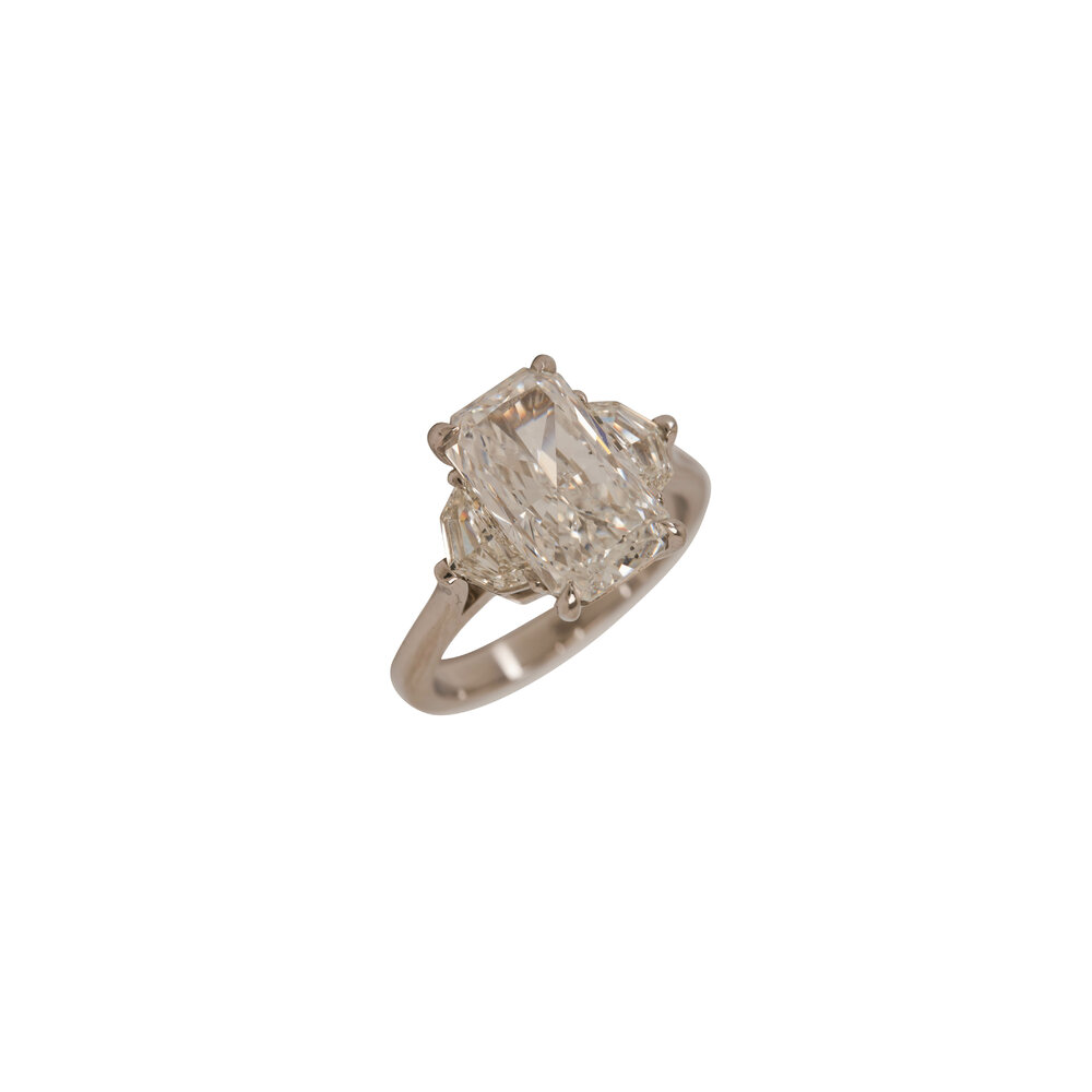Louis Newman - Excellent Rectangular Brilliant Diamond Ring