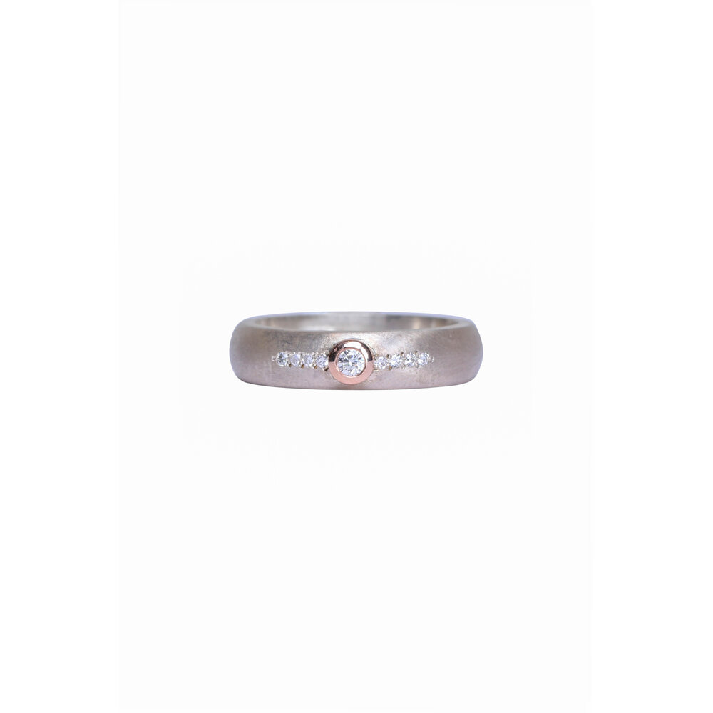.925Suneera - Mixed Metal Diamond Band Ring | Mitchell Stores